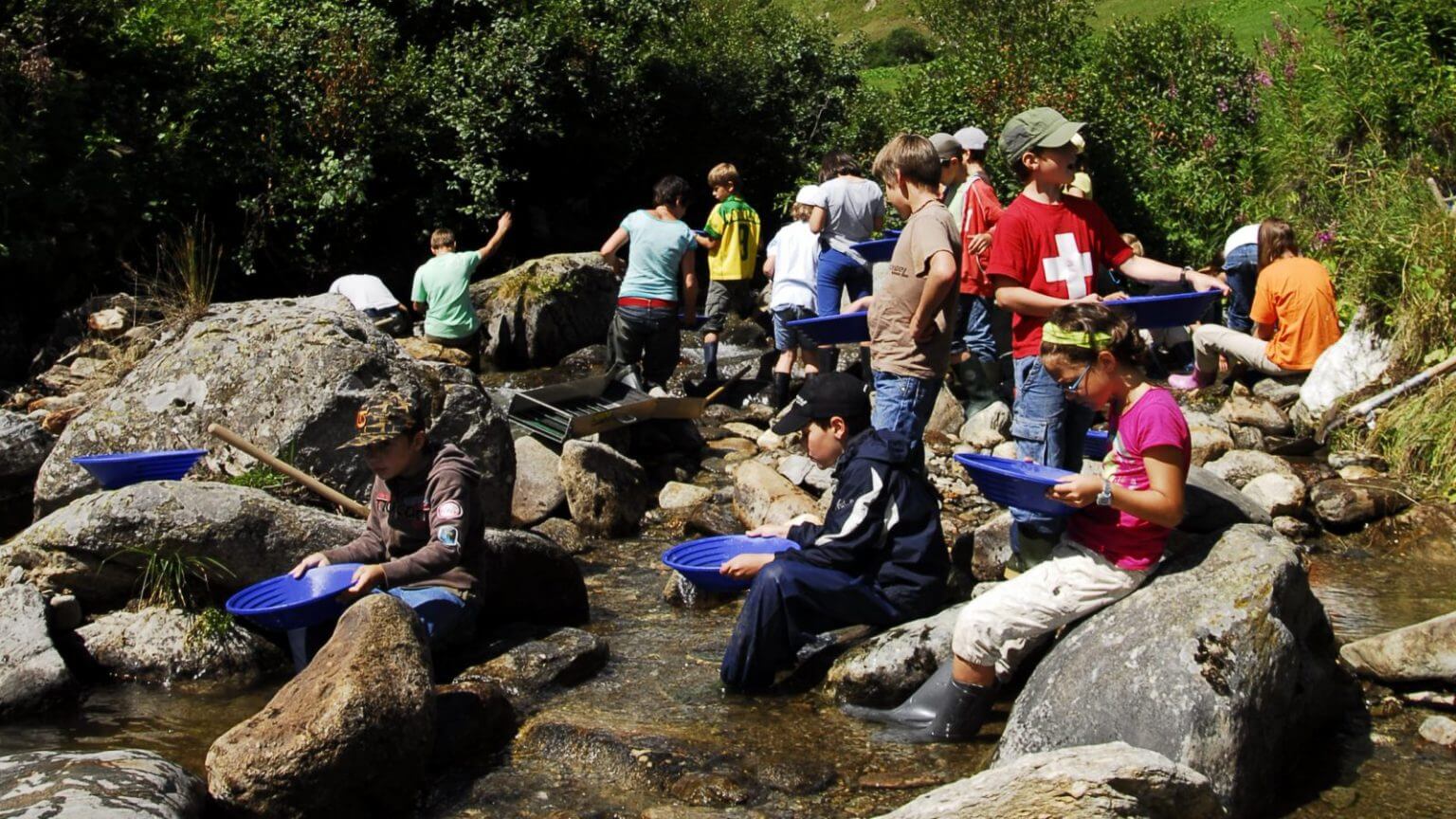 Goldwaschen in der Schweiz - Ein Erlebnis für Jung und Alt