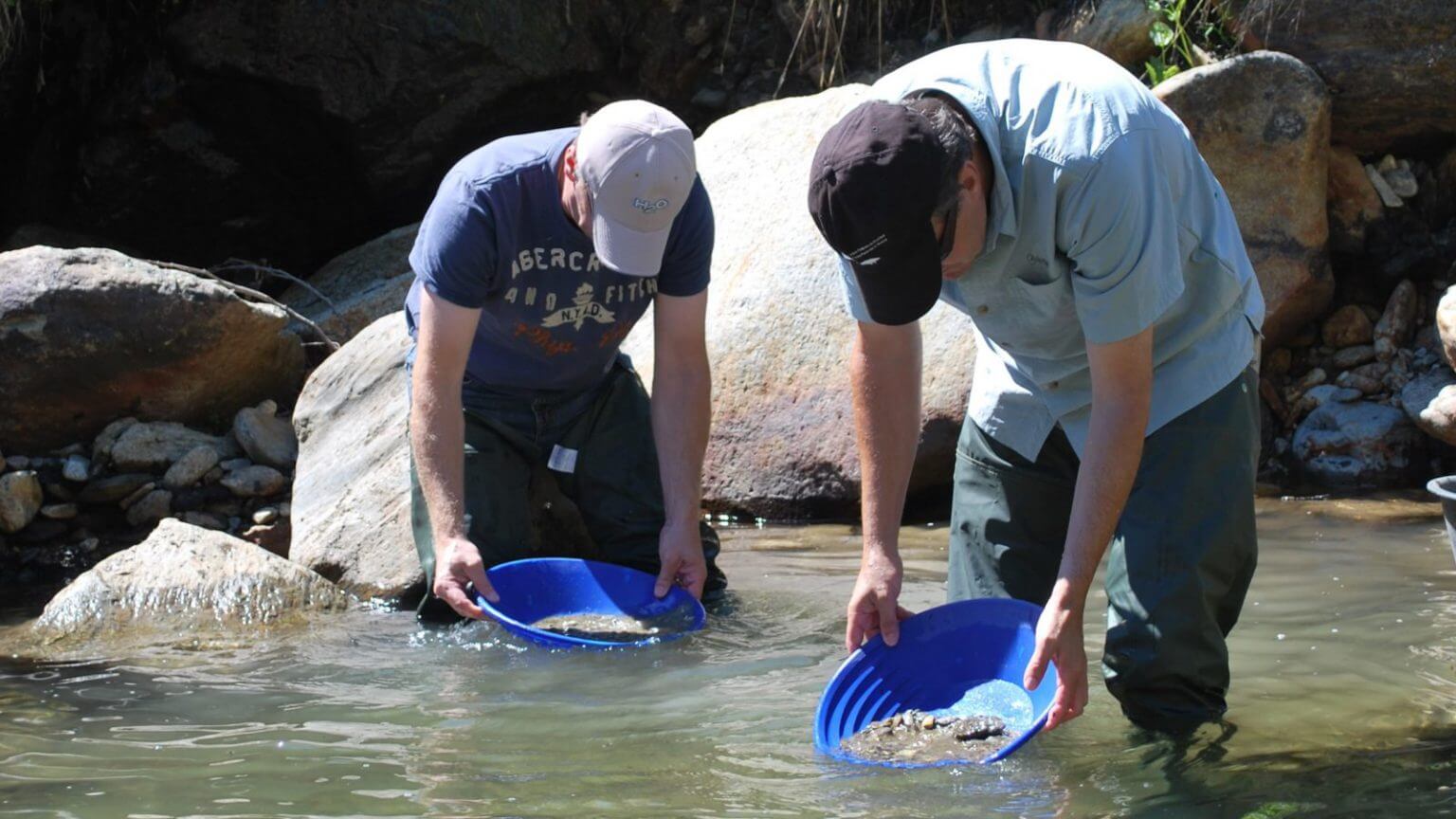 Goldwaschen in der Schweiz - Ein Erlebnis für Jung und Alt